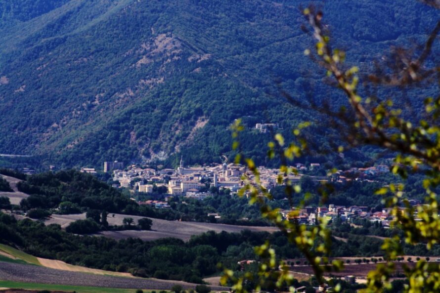 Dans l’éternité les choses de l’homme: 50x50 Cagli - Pesaro 2024